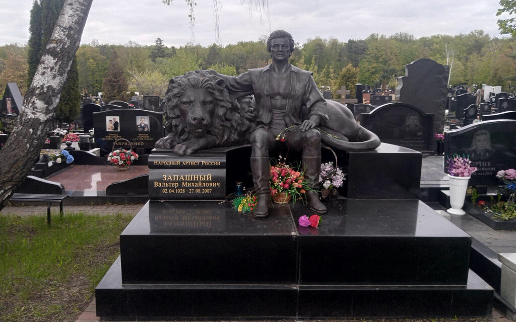 Heykel ve mezarlık taşı üreticileri Izgotovleniye pamyatnikov, Moskova ve Moskovskaya oblastı, foto