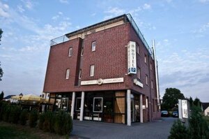 Hotel Manu (North Rhine-Westphalia, Paderborn, Detmolder Straße, 196), otel  Paderborn'dan