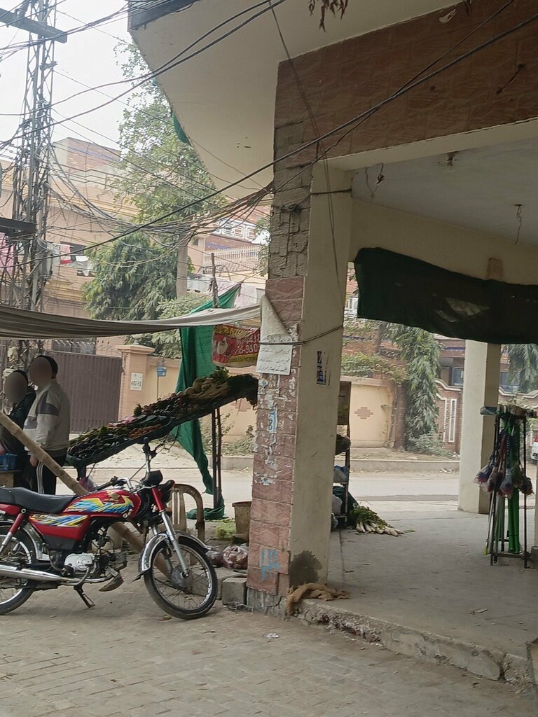 Toptan sebze ve meyve satışı M Amjad sabzi farosh, Lahor, foto