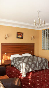 Театр (Budyonny Street No:153/1, Tsentralniy City administrative district, Tsentralniy Microdistrict), otel  Krasnodar'dan