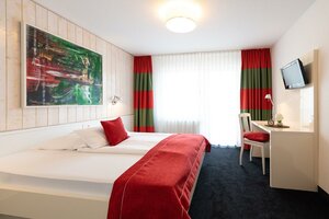 Weinstadt-Hotel (Marktstraße No:39, Weinstadt), otel  Weinstadt'tan