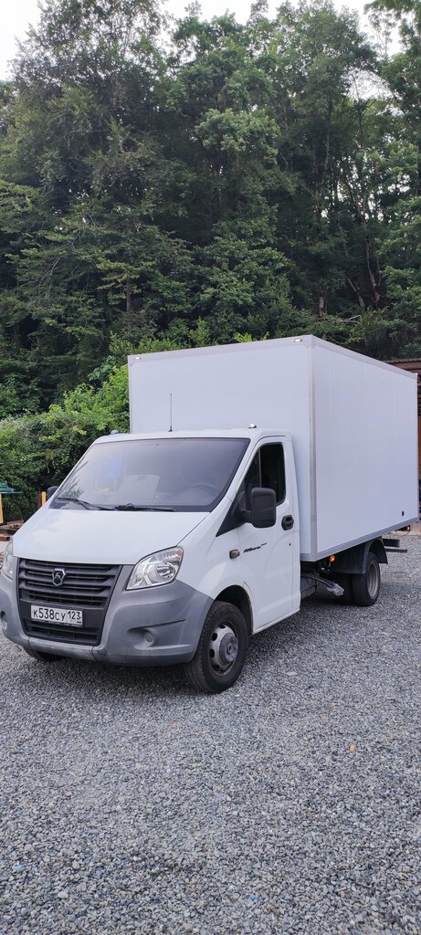 Araç römorkları Кугуар, Soçi, foto