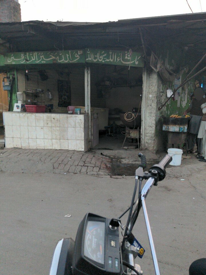 Bebek besleme merkezleri Allah hoo milk shop, Lahor, foto