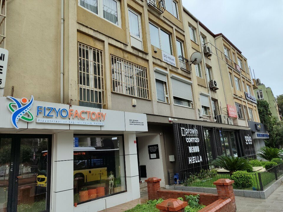 Özel ağız ve diş sağlığı klinikleri ve muayenehaneleri Diş Hekimi Evren Özdemir, İstanbul, foto