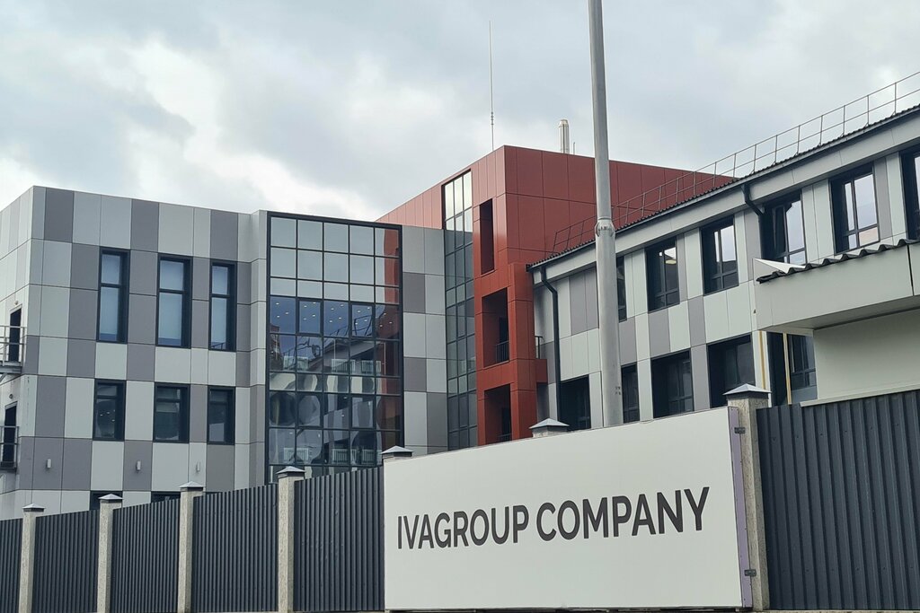 Tavan sistemleri IvaGroup, Novosibirsk, foto