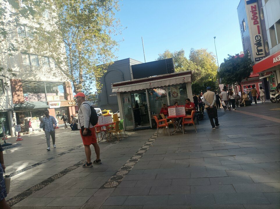 Yardım kuruluşları Kızılay, Antalya, foto