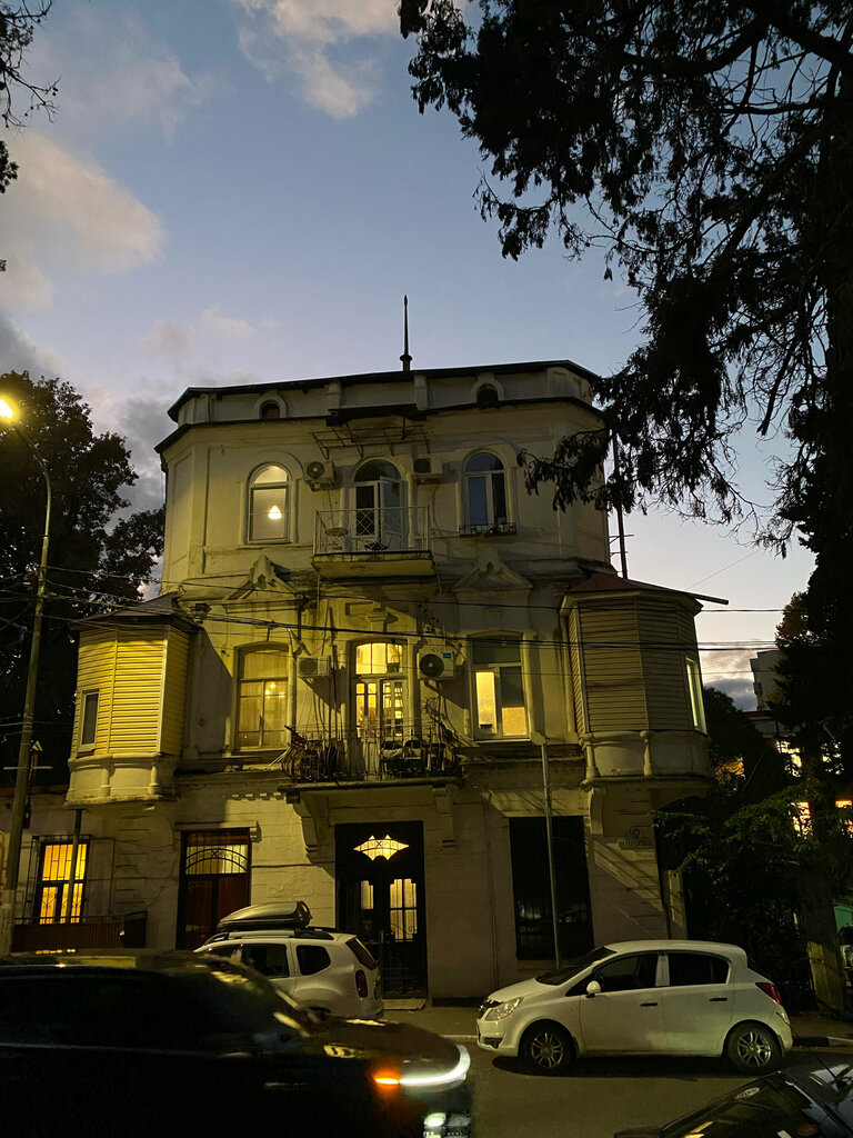 Turistik yerler Дом Л.Ф. Долинского, конец XIX в., Soçi, foto
