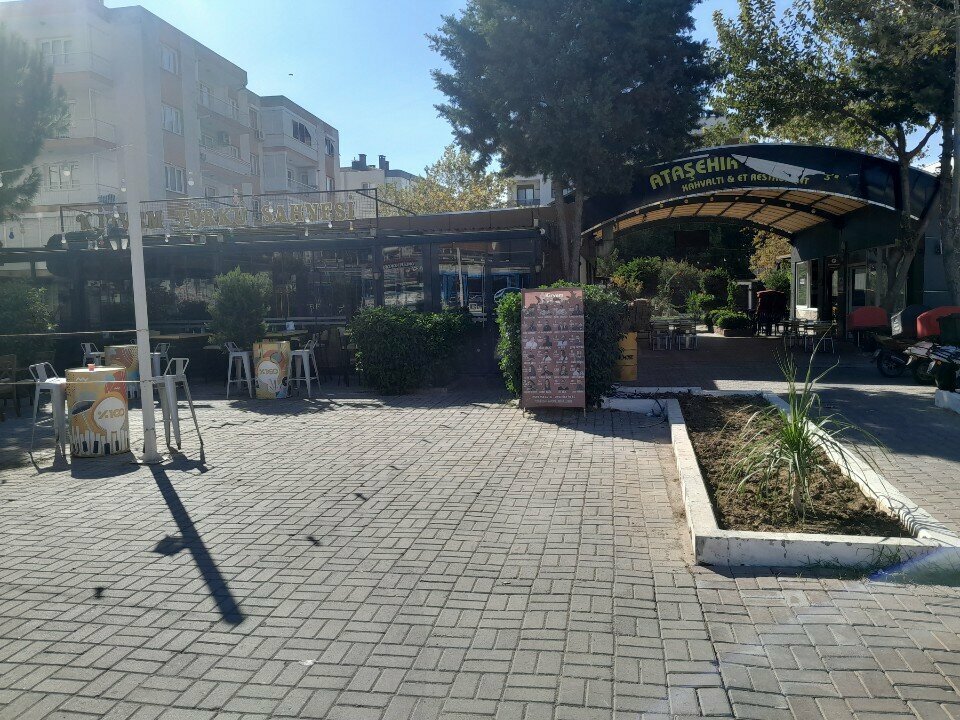 Kafe İzzet-i İkram Cafe, İzmir, foto