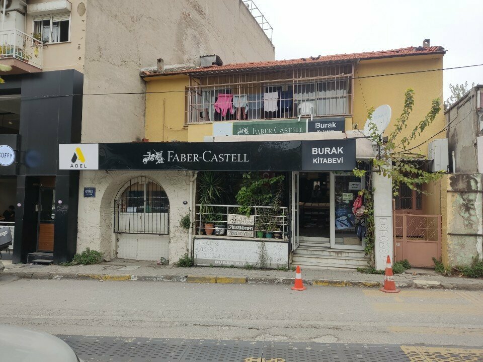 Kitap mağazaları Burak Kitapevi, İzmir, foto