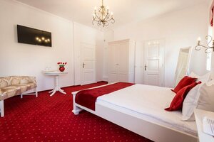 Vila Marioara (Sibiu, Strada Someșului), otel  Sibiu'dan