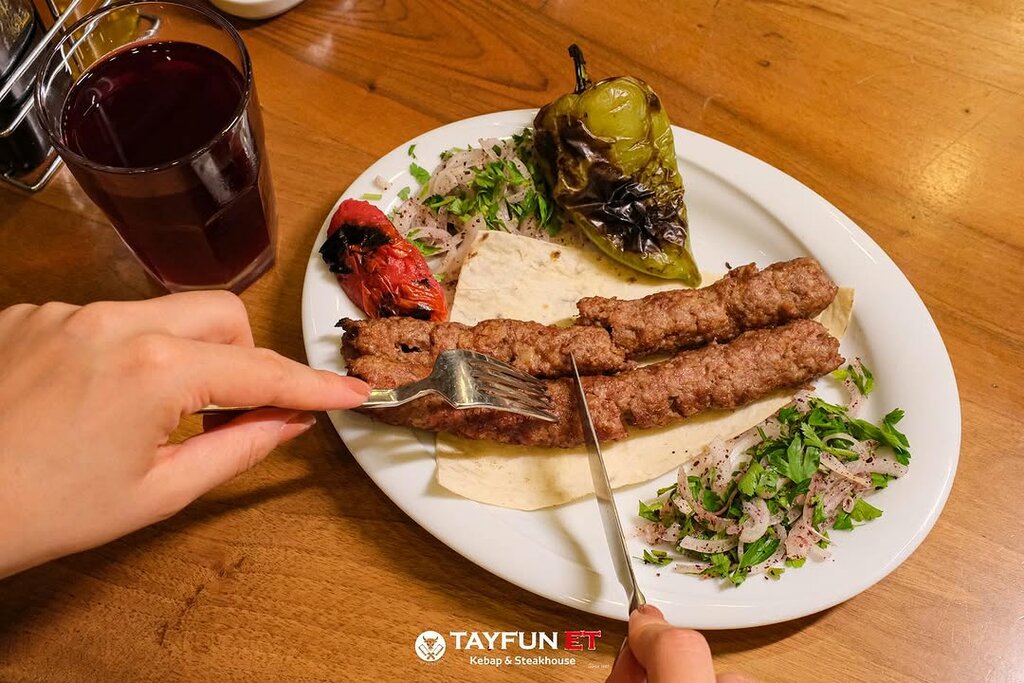 Restoran Tayfun Et Kebap, Mersin, foto