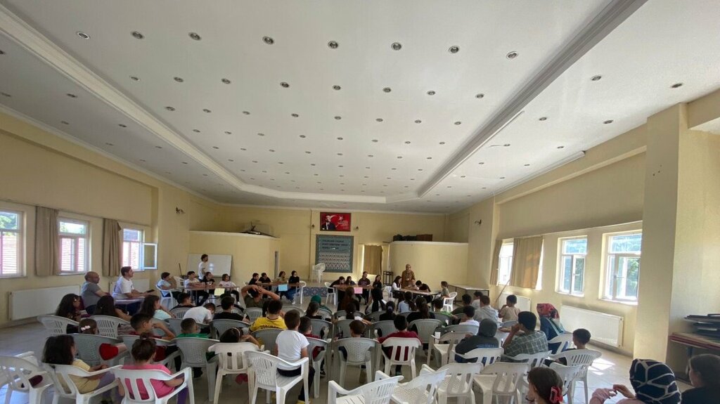 i̇lkokul Hacı Fatma Çoban İlkokulu, Gediz, foto