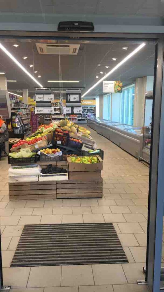 Süpermarket Dixy, Tixvin, foto