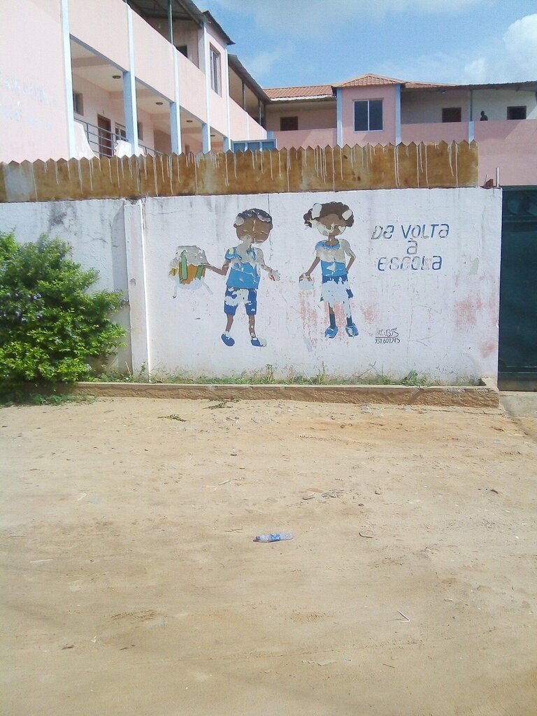 Yüksekokul Colégio Mundial, Loanda, foto