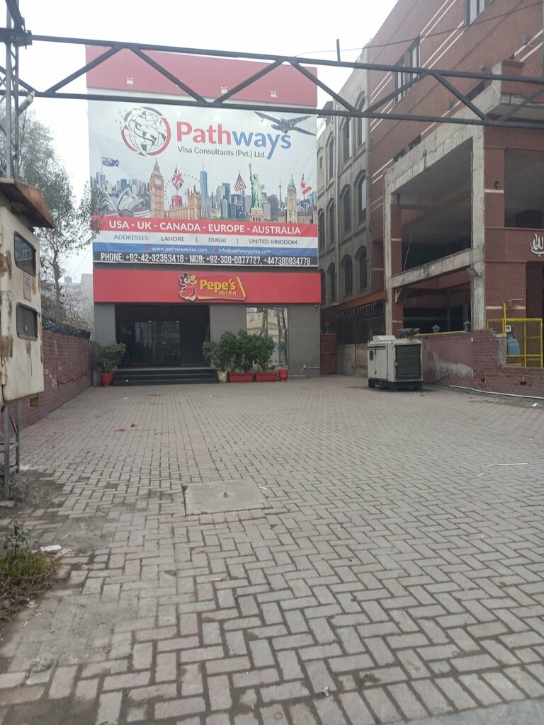 Restoran Pepe's Piri Piri Johar Town, Lahor, foto