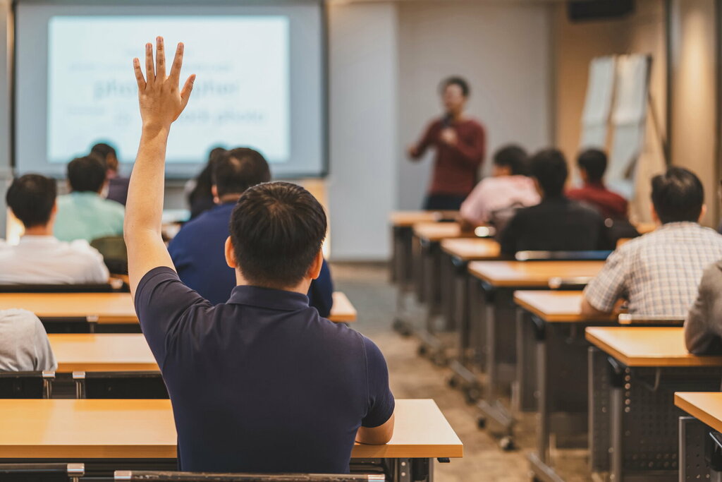 Yardım kuruluşları Education Development Trust, Dubai, foto