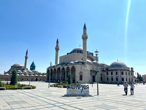 Mevlana Meydanı (Konya, Karatay, Aziziye Mah., Mevlana Meydanı), unutulmaz olayların yeri  Konya'dan