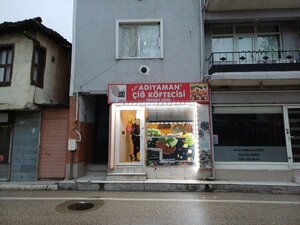 Meşhur Adıyaman Çiğ Köftecisi Orhan Usta (Bursa, Osmangazi, 3. Okul Cad., 17A), fast food  Bursa'dan