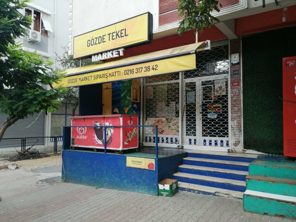 Alkollü içecekler Gözde Market, İstanbul, foto
