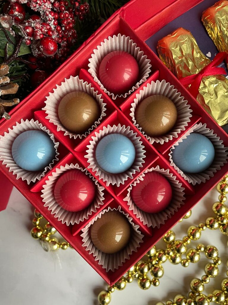 Pasta, şekerleme ve tatlı Cocoa_and_peace, Krasnoyarski krayı, foto