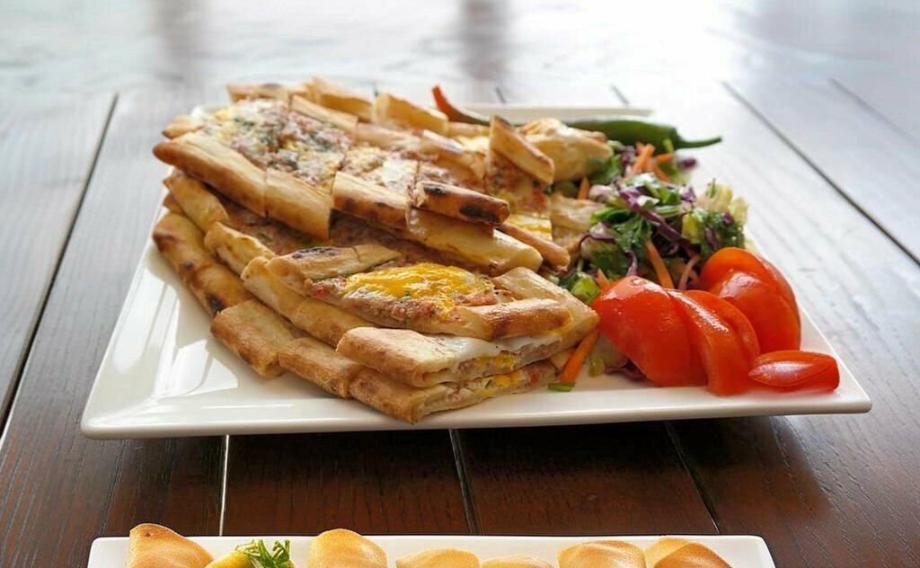 Restoran Zeytin Pide, Efeler, foto