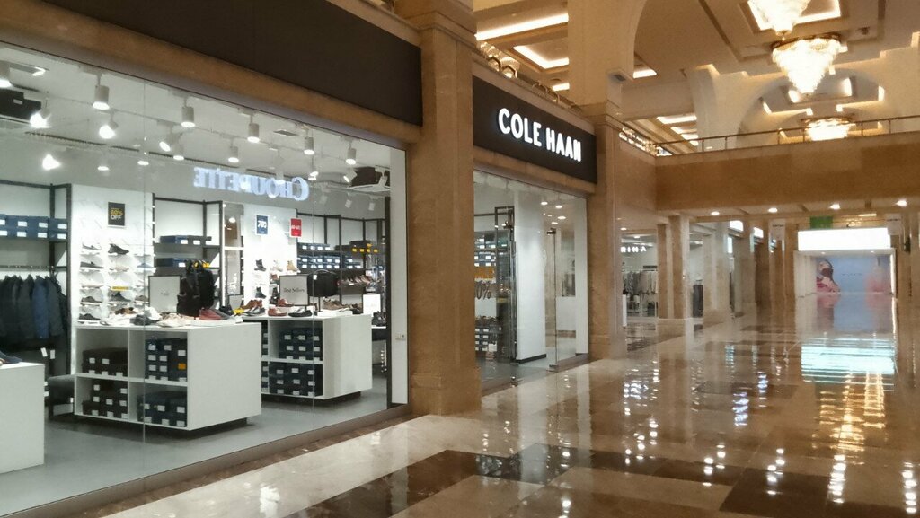 Ayakkabı mağazaları Cole Haan, Kotayk, foto
