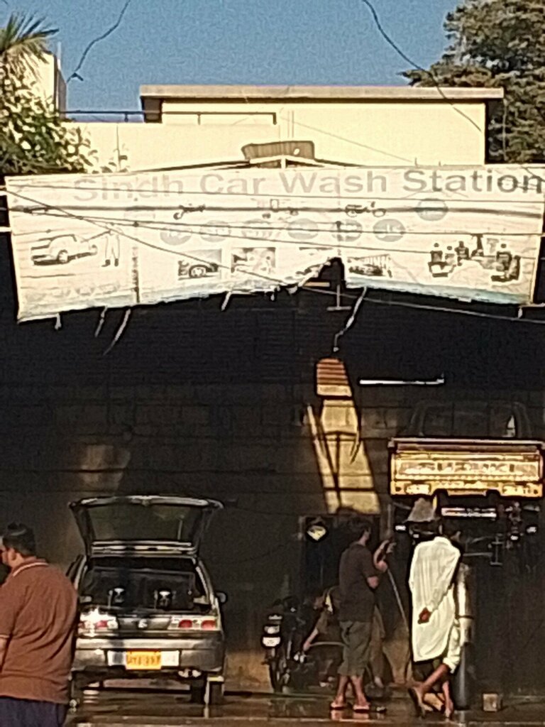 Oto yıkama Sindh car wash station, Karaçi, foto