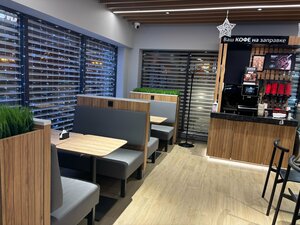 LukCafe (Moscow, Novomoskovskiy Administrative Okrug, Filimonkovskiy District, Kiyevskoye shosse, 32-y kilometr, вл8с1), kafe  Moskova'dan