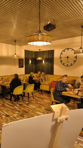 Kafe Pizza Time, Lyuban, foto