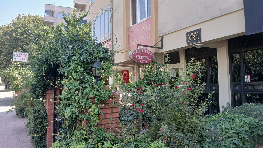 Emlak ofisi Altuner Gayrimenkul, Bursa, foto