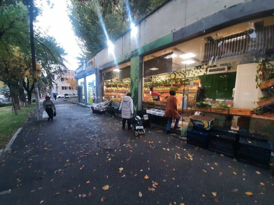 Manavlar Магазин овощей и фруктов, Erivan, foto