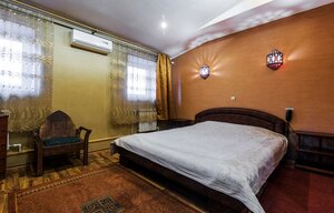 Велес (ulitsa Gurtyeva No:22, Omsk), otel  Omsk'tan