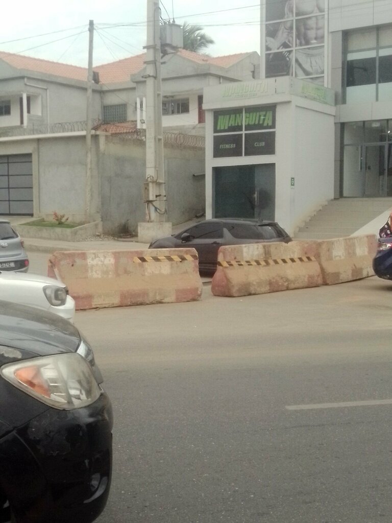 Spor ve jimnastik salonları Mangita, Loanda, foto