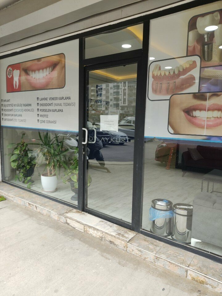 Özel ağız ve diş sağlığı klinikleri ve muayenehaneleri Diş Hekimi Selahattin Aykurt, İzmir, foto
