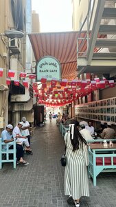 Haji's Cafe (Manama), restoran  Manama'dan