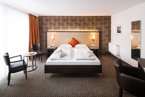 Hotel Plaza (Düsseldorfer Straße No:54, Duisburg), otel  Duisburg'dan