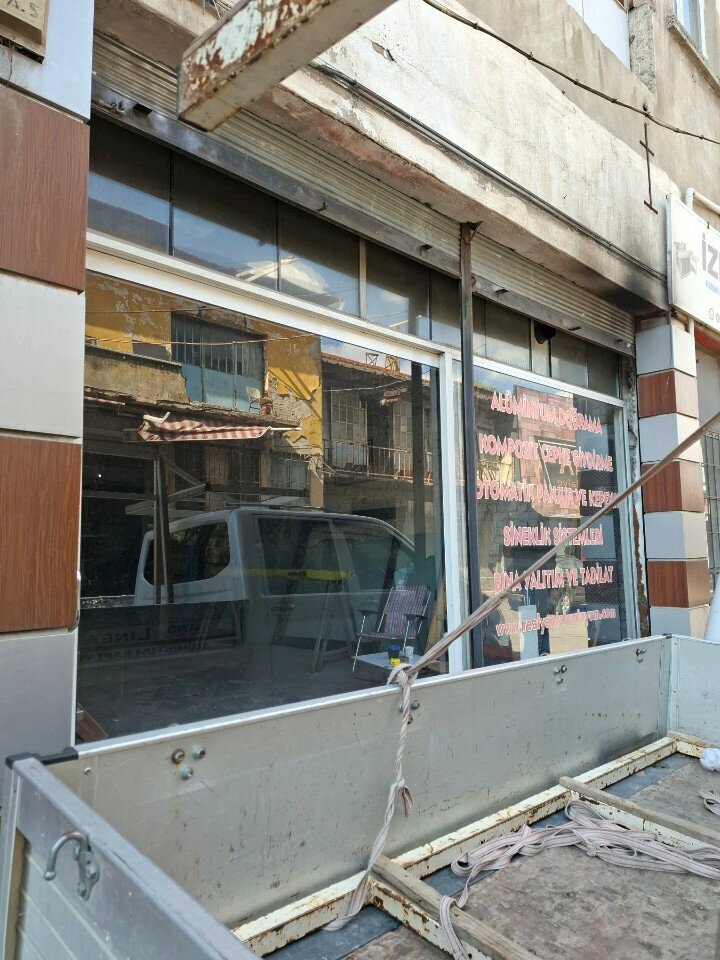 Alüminyum doğrama Real Yapı Alüminyum Sistemleri, İzmir, foto