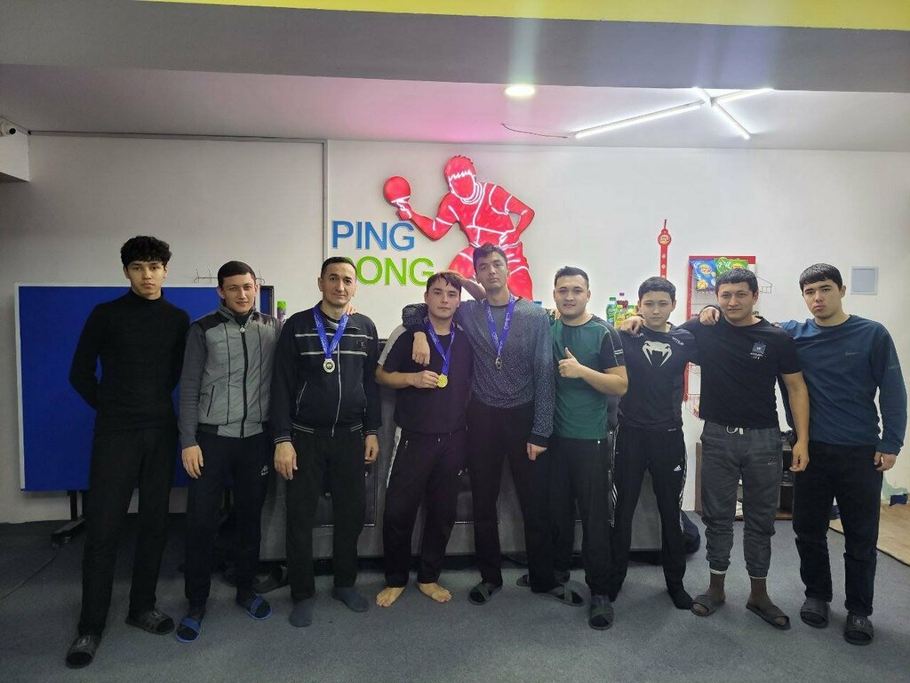 Tenis kulüpleri ve kortları Stol tennis/Ping-Pong, Ürgenç, foto