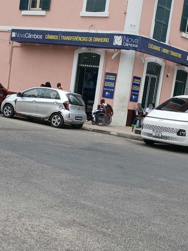 Para transferleri Nova Cambios, Loanda, foto