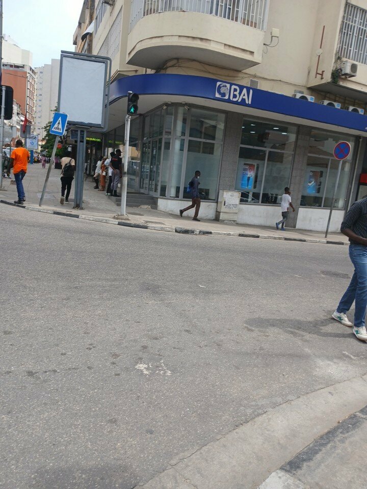 ATM'ler Banco Bai, Loanda, foto