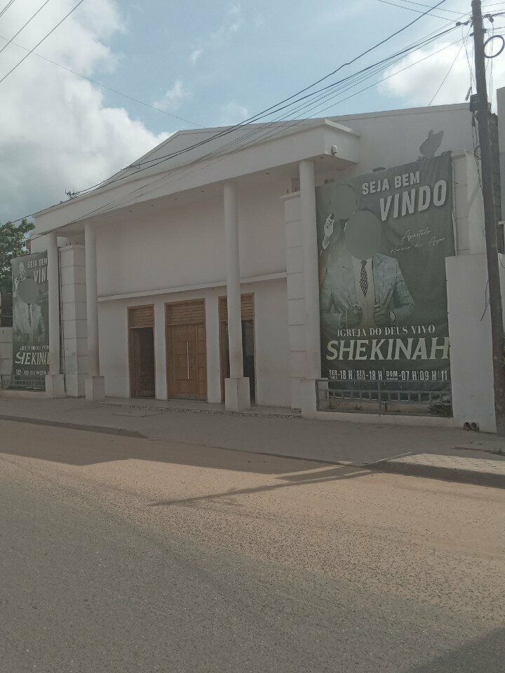 Katolik kiliseleri Igreja do Deus Vivo Shekinah, Loanda, foto