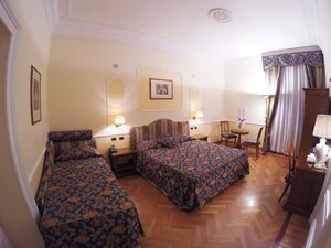 Hotel Cellini (Via Modena No:5), otel  Roma'dan
