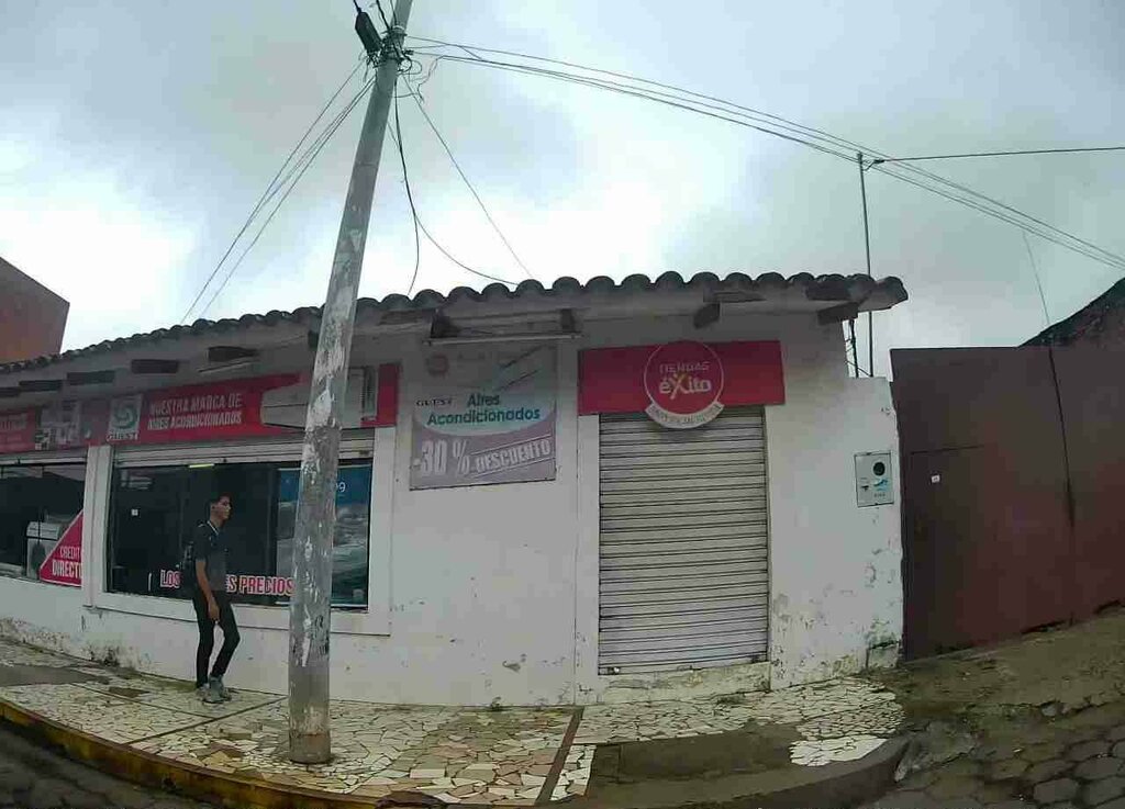Elektronik eşya mağazaları Tiendas Exito, Santa‑Krus, foto