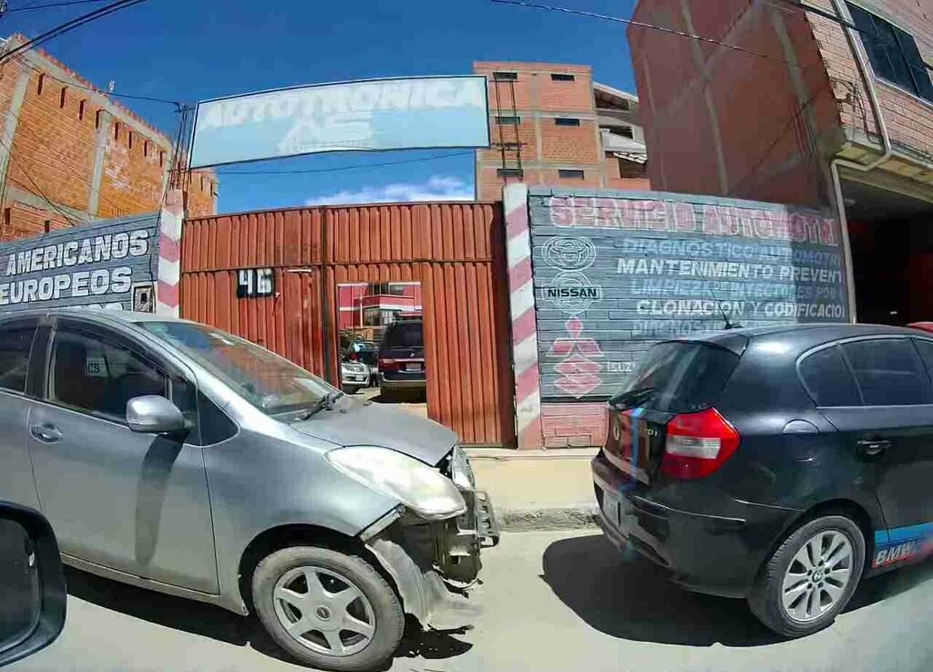 Oto döşeme Autotronica, El Alto, foto