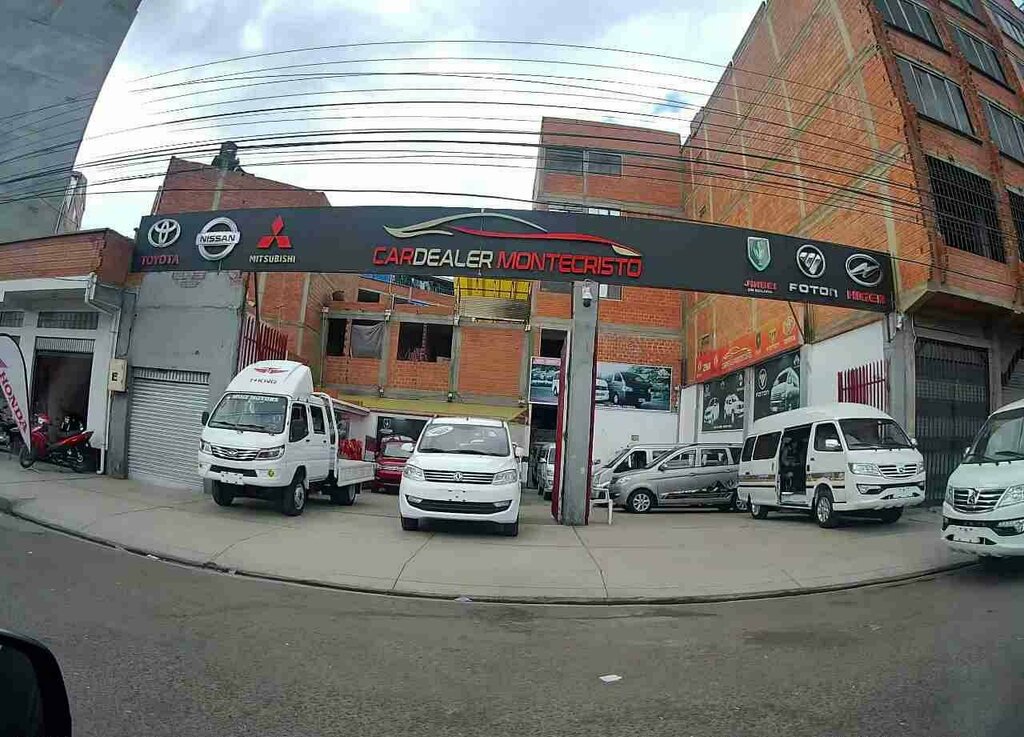 Otomobil satış galerileri Cardealer Montecristo, El Alto, foto