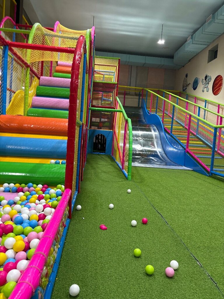 Eğlence merkezleri Bubble gum, Almatı eyaleti, foto