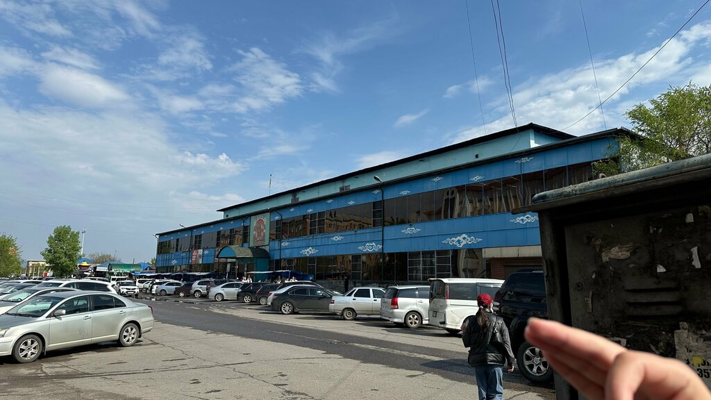 Alışveriş merkezleri Торговый центр Гаруда, Kızıl, foto