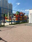 Батут (Sverdlovsk Region, Yekaterinburg, Vtuzgorodok Urban Housing Estate, mikrorayon Universitetskiy), oyun alanı  Yekaterinburg'dan