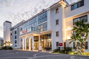 Dalaman Ramada Otel (Muğla, Dalaman, Kenan Evren Blv., 85), otel  Dalaman'dan