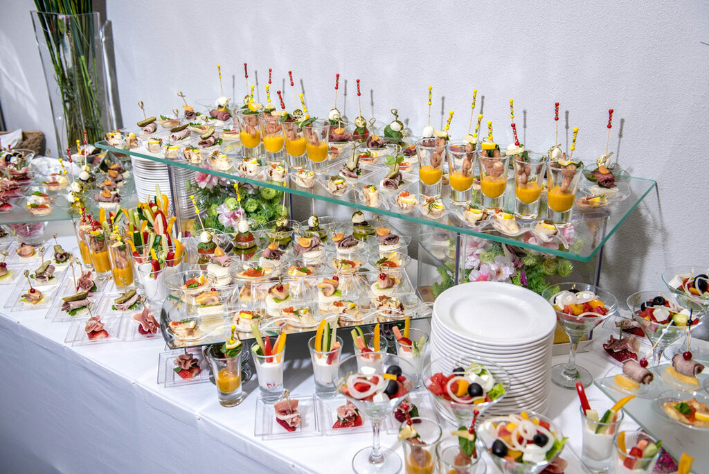 Catering firmaları Belye Rosy Kejtering V Sochi Restoran vyezdnogo pitaniya, Krasnodarski krayı, foto